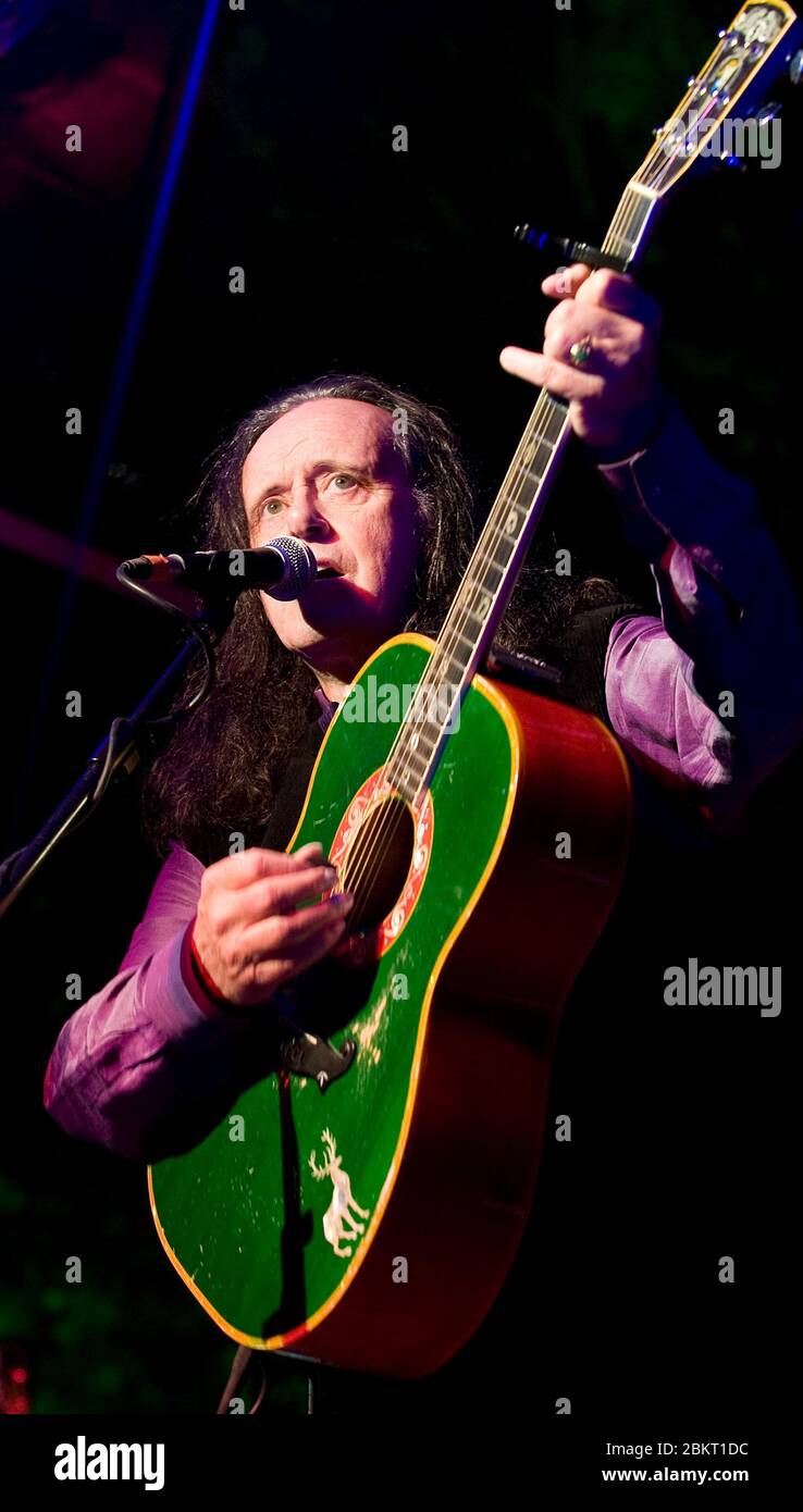 Donovan pop singer hi-res stock photography and images - Alamy
