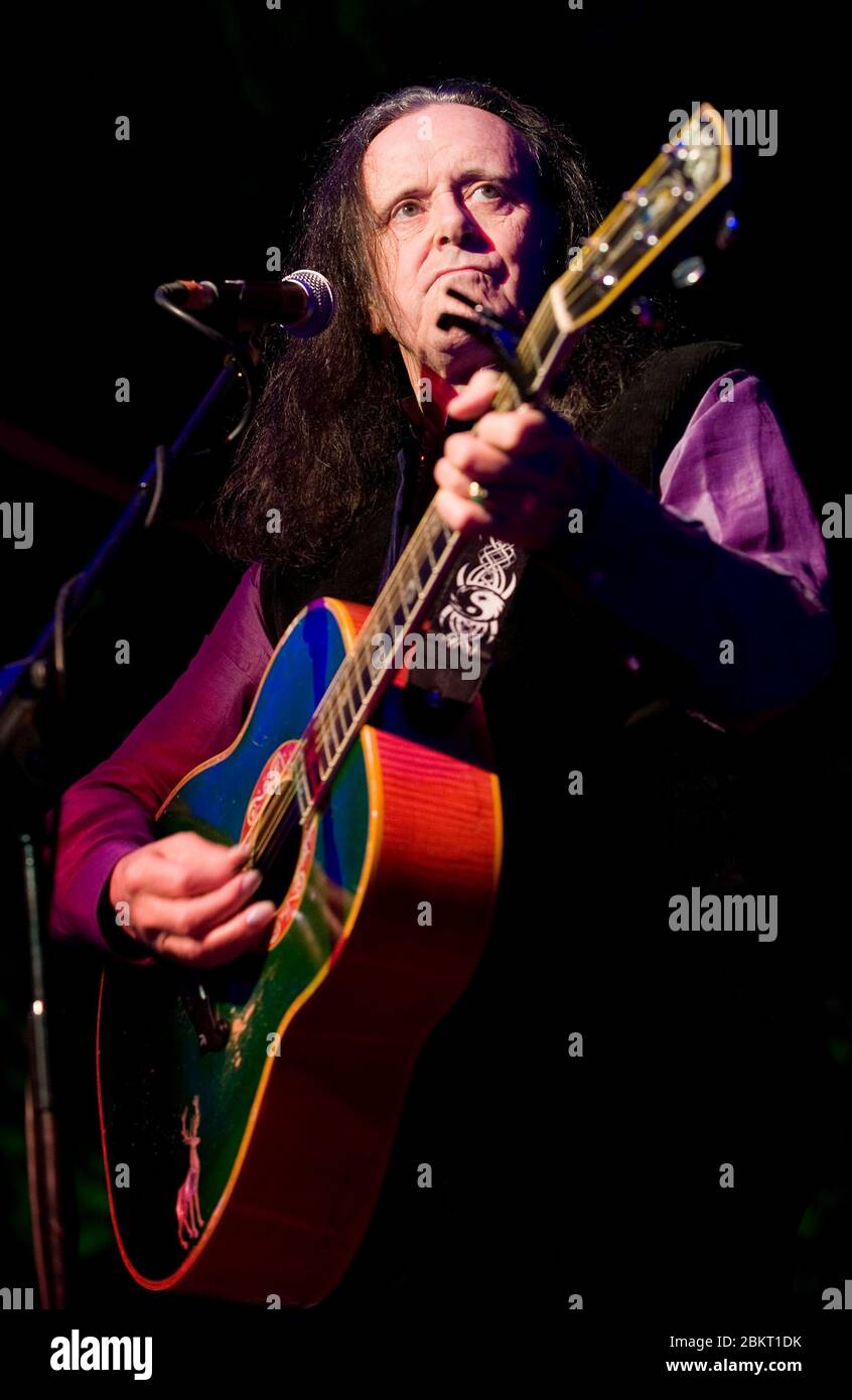 Donovan pop singer hi-res stock photography and images - Alamy