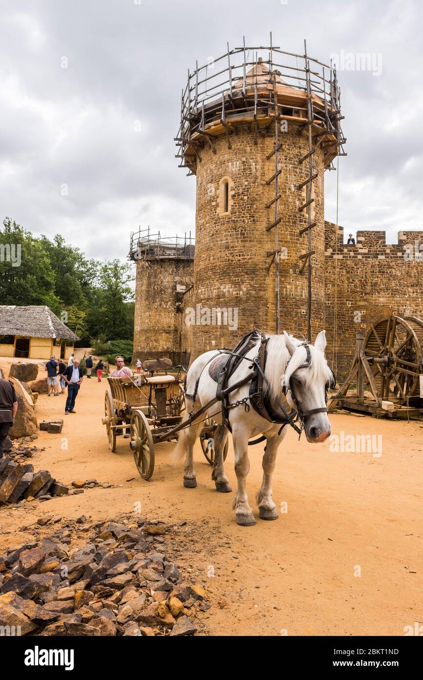 Chateau de guedelon hi-res stock photography and images - Alamy
