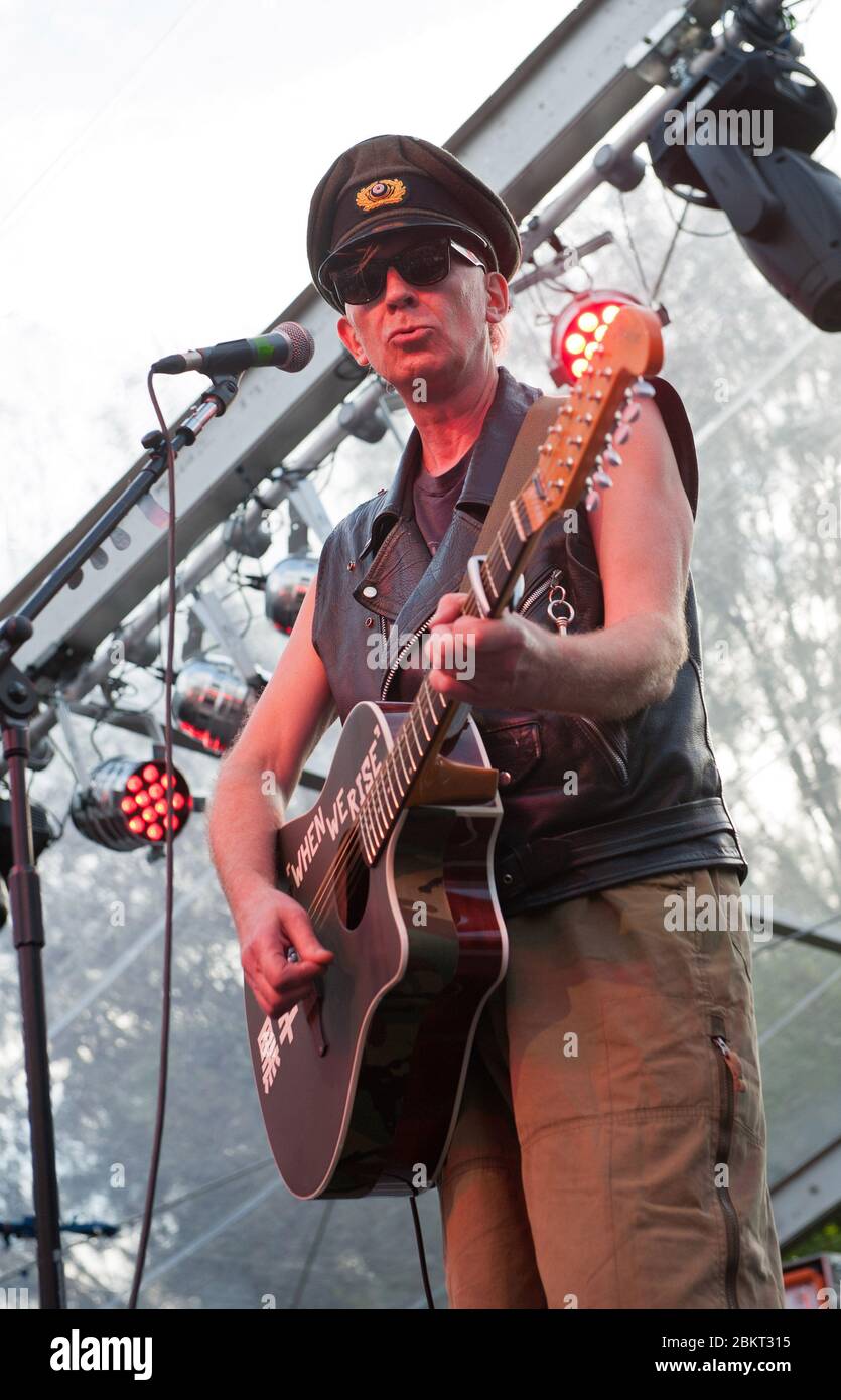 Julian cope hi-res stock photography and images - Alamy