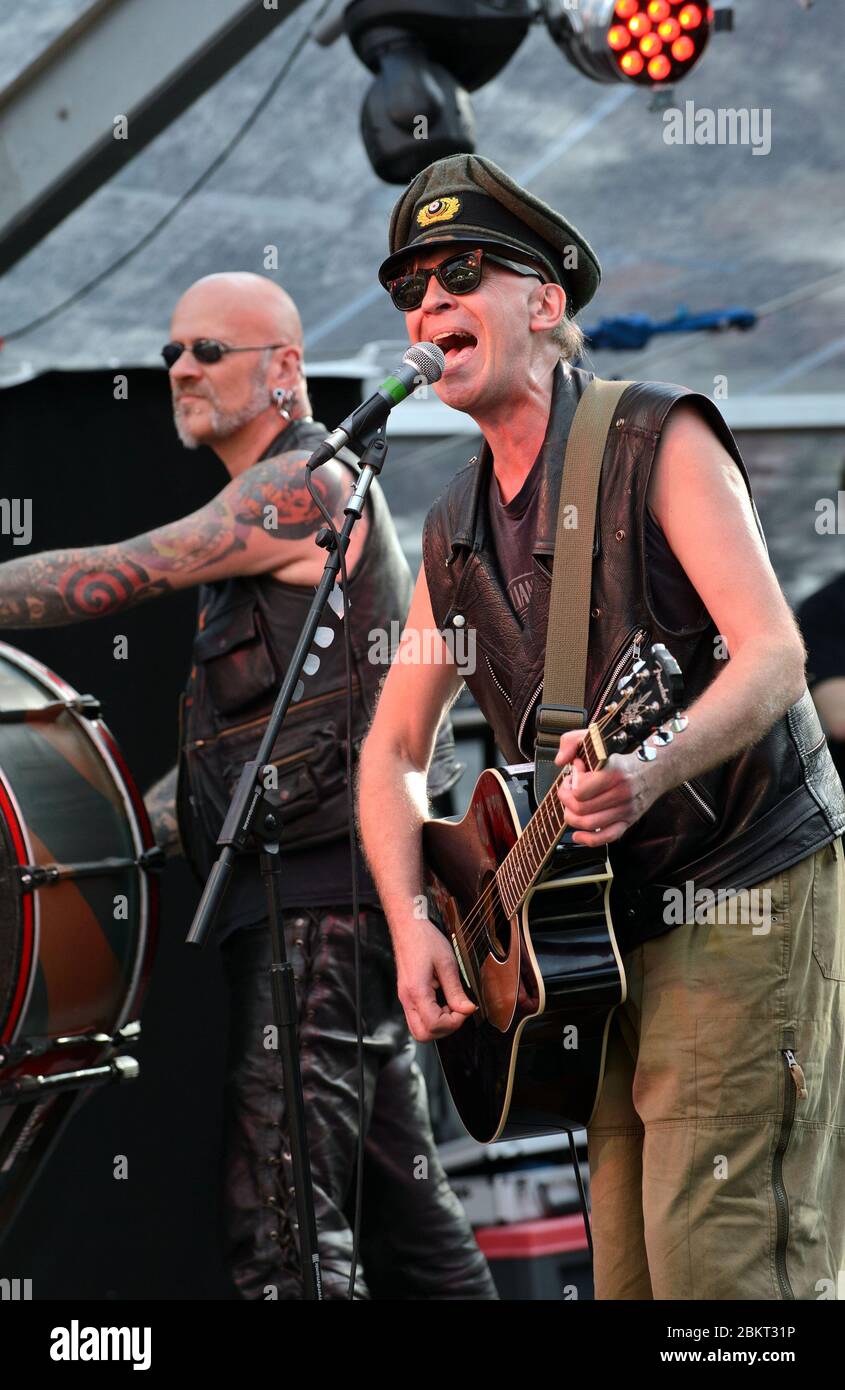 Julian cope hi-res stock photography and images - Alamy