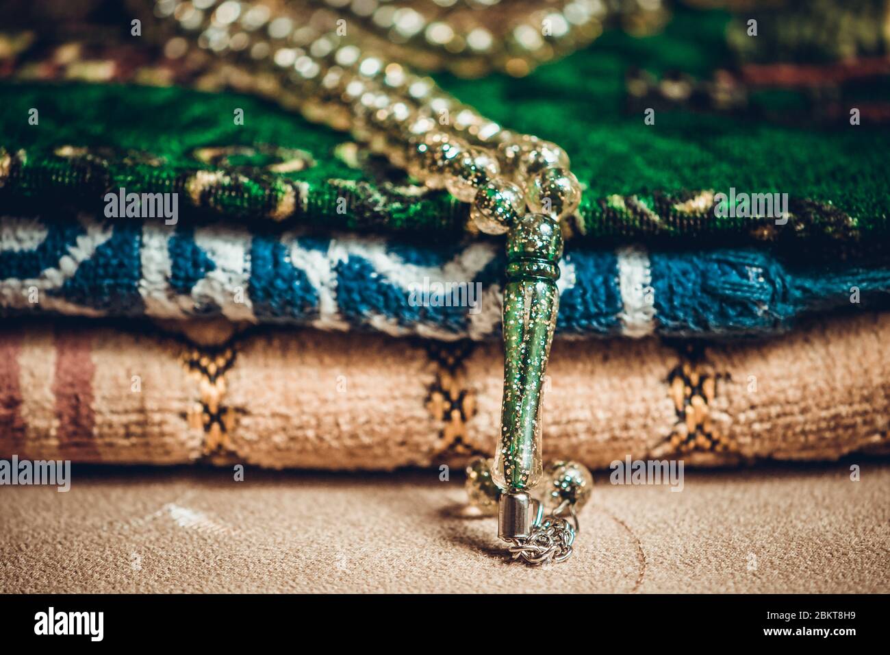 Muslim prayer mat hi-res stock photography and images - Alamy