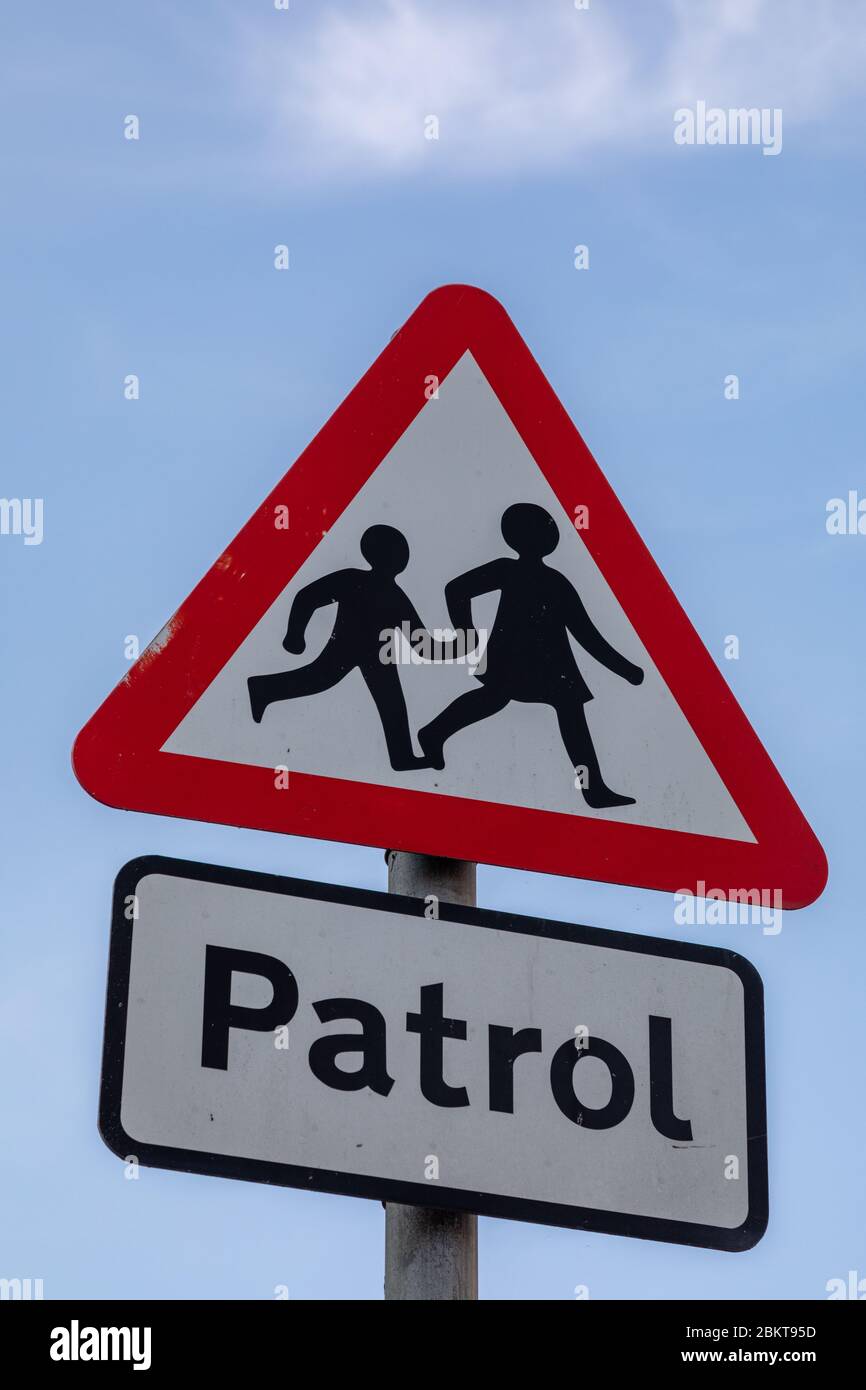 School crossing patrol hi-res stock photography and images - Alamy