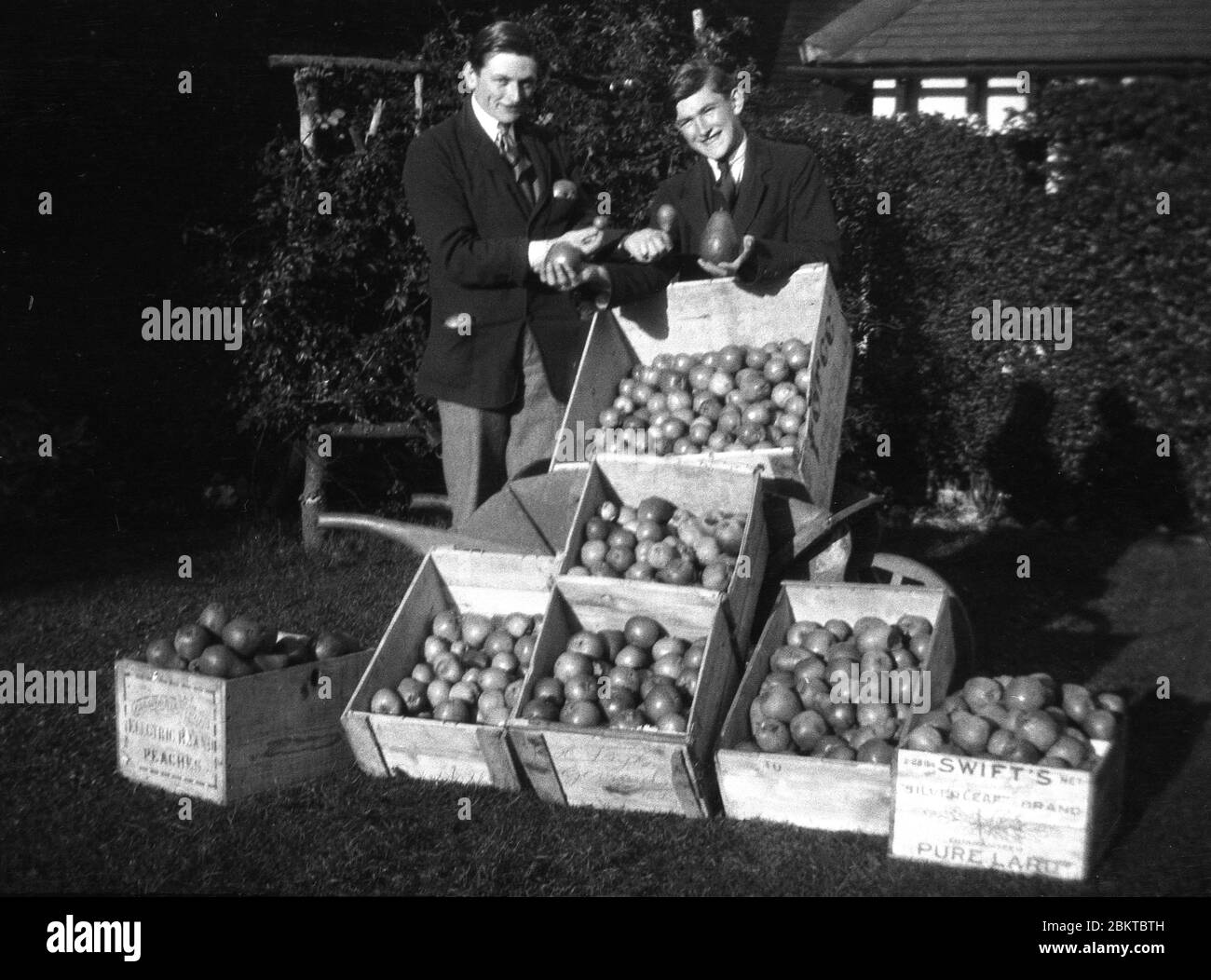 Selling apples Black and White Stock Photos & Images - Alamy