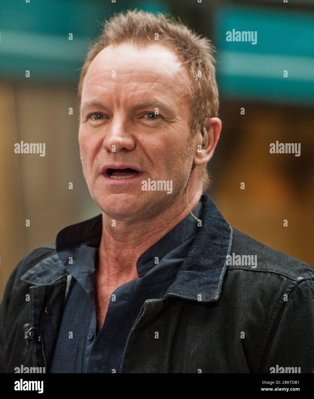 Sting artist hi-res stock photography and images - Alamy