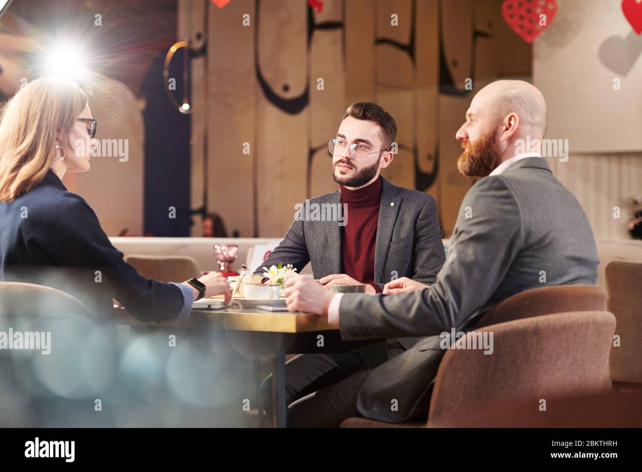 Formal business discussion hi-res stock photography and images - Alamy