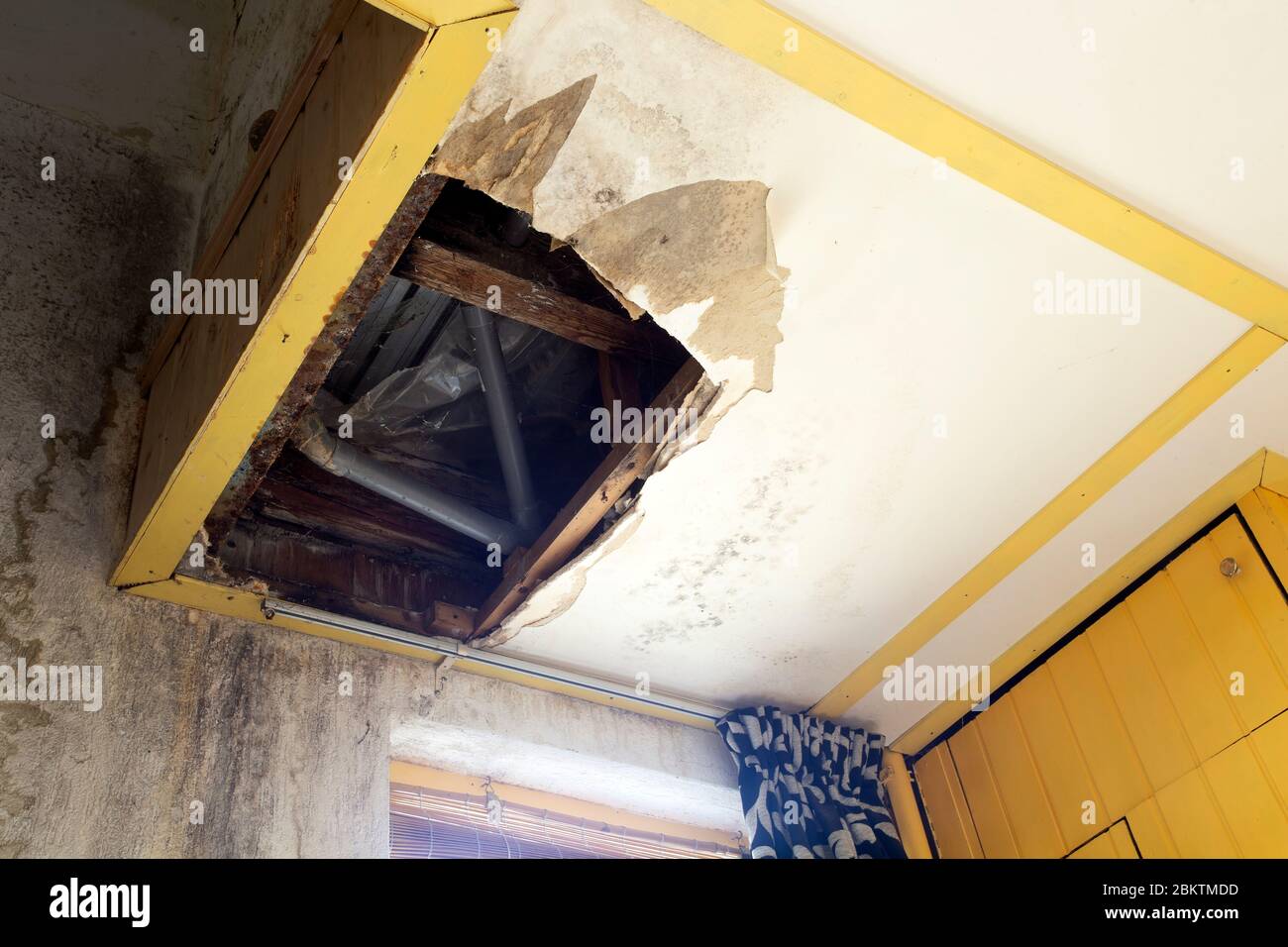Water damaged ceiling hi-res stock photography and images - Alamy