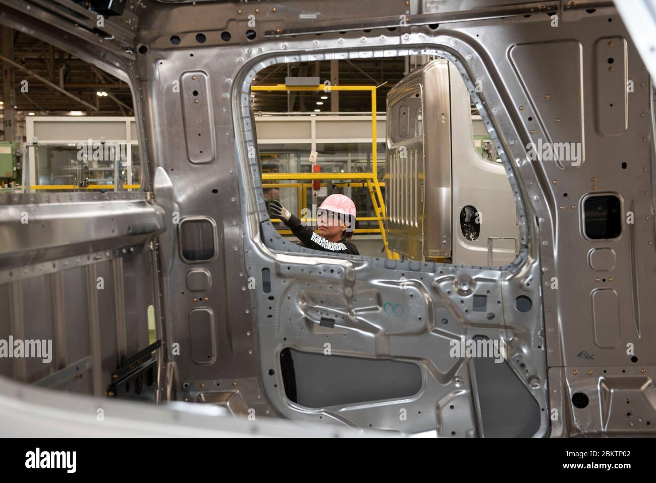 Car production line hi-res stock photography and images - Alamy