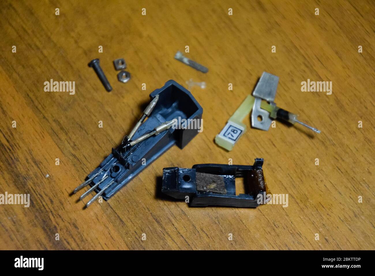 Disassembled vinyl player pickup with a rotary needle Stock Photo - Alamy
