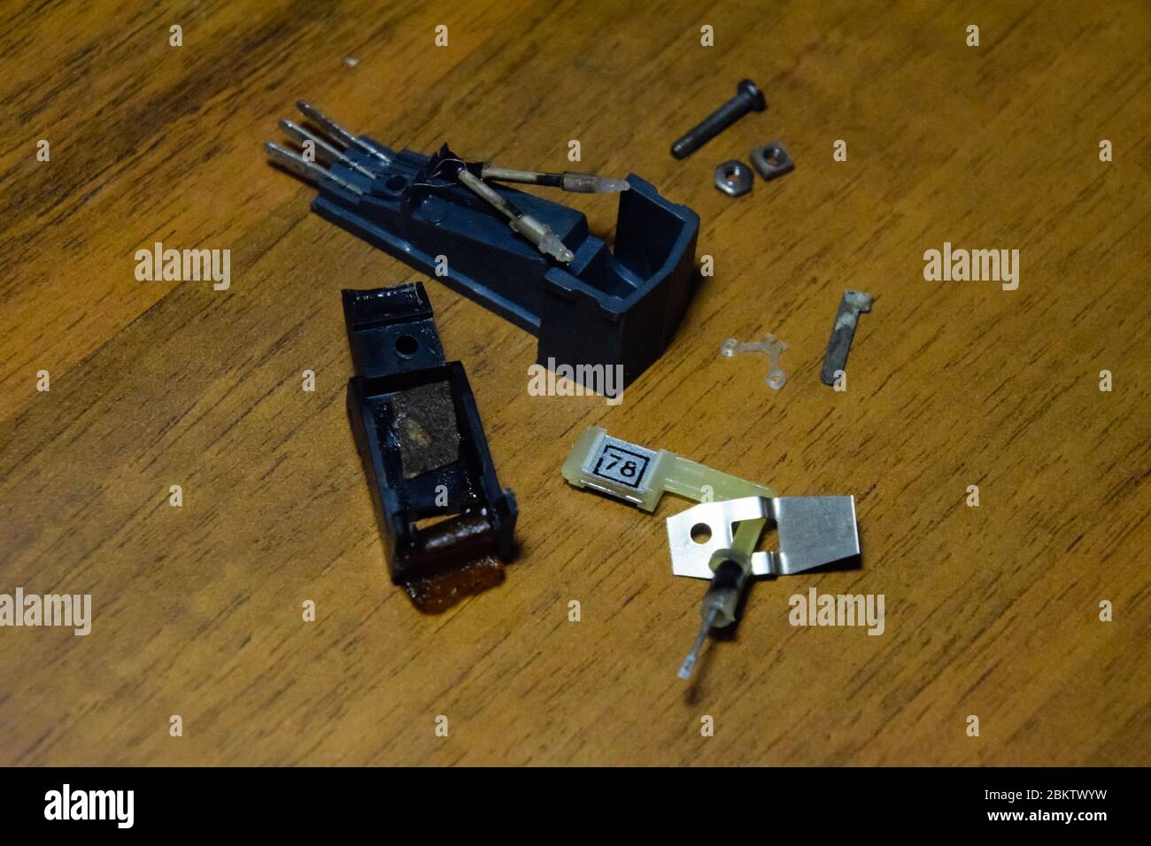 Broken vinyl records hi-res stock photography and images - Alamy