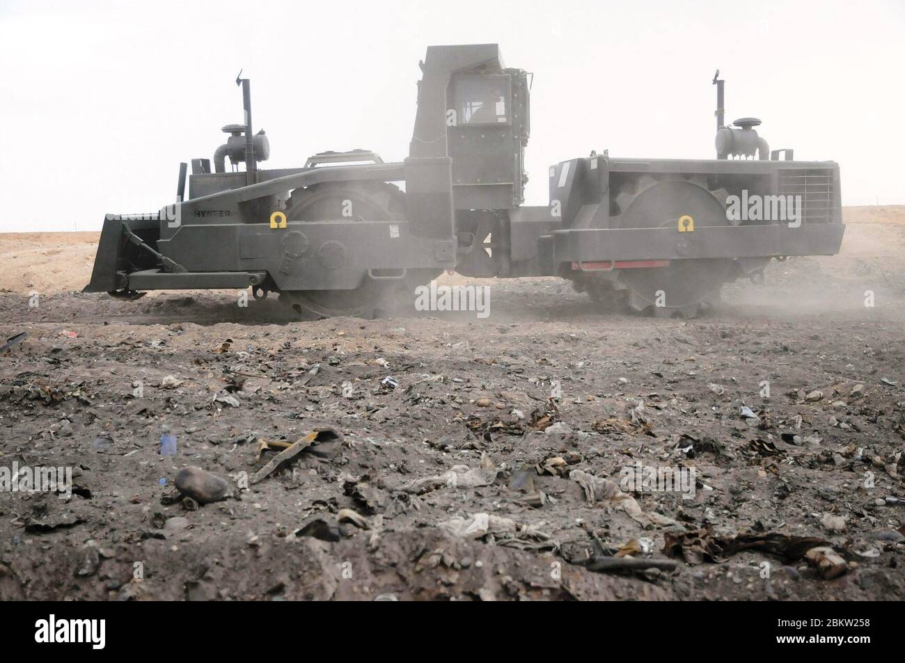 Hyster Twin Engine Vibratory Compactor - side view Stock Photo - Alamy