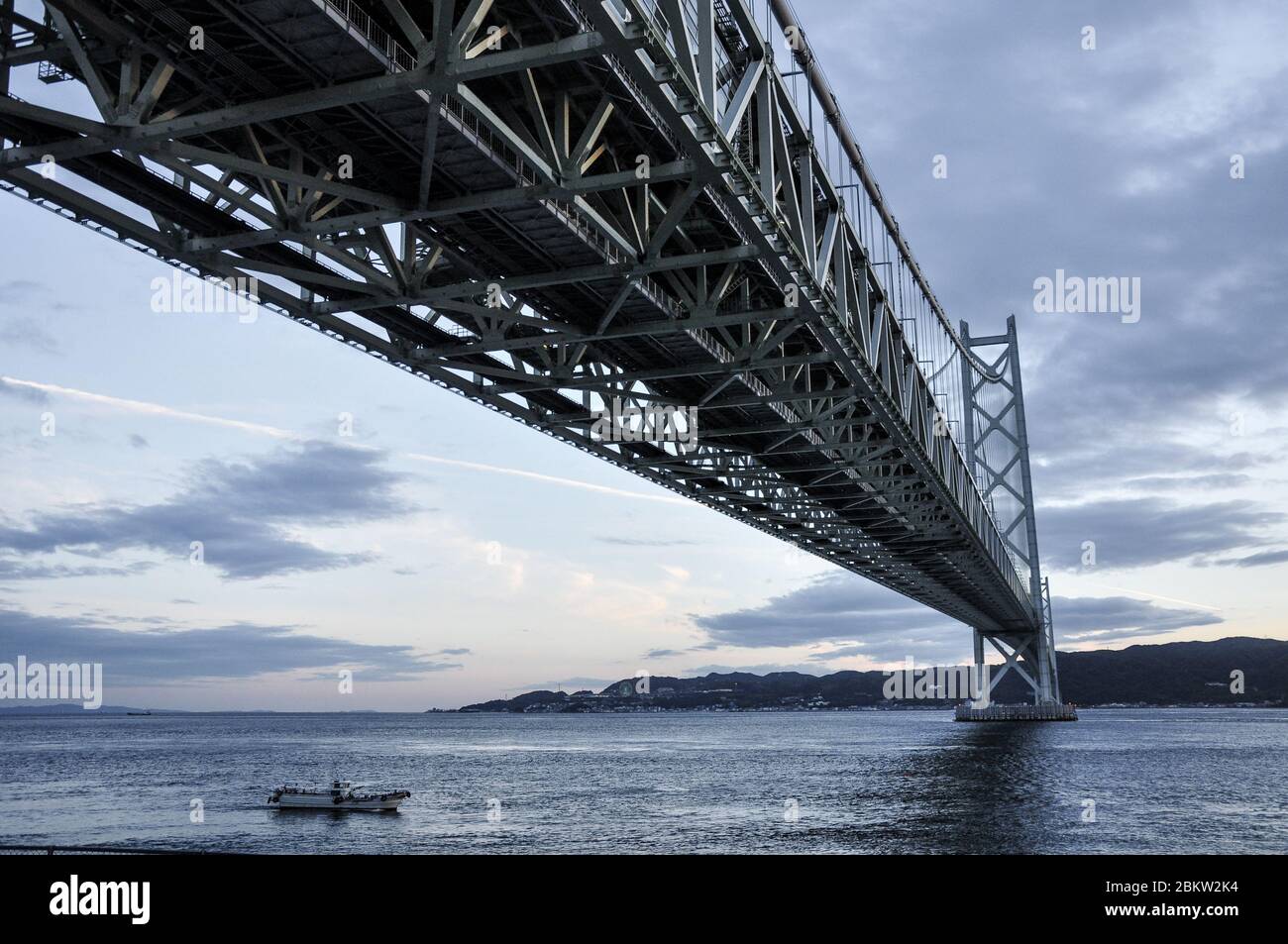 Kobe bridge earthquake hi-res stock photography and images - Alamy