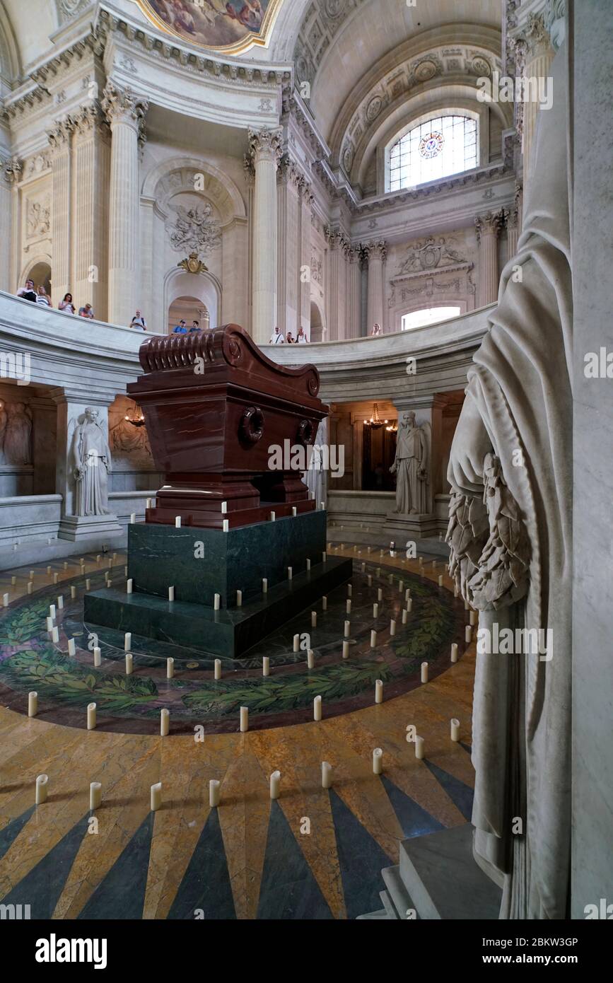 Napoleon's sarcophagus surrounded by Victory angels in crypt of ...