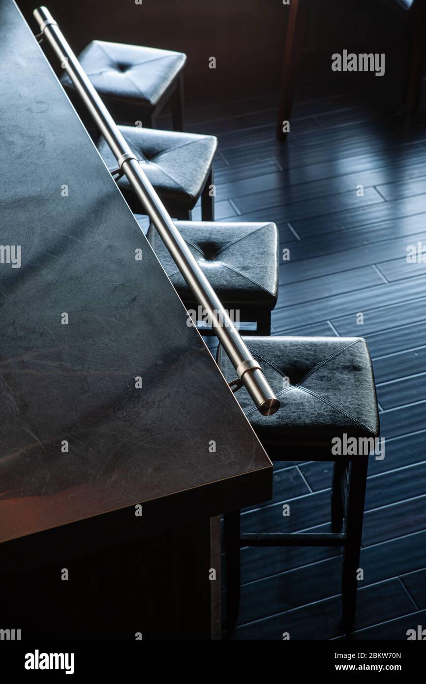 Black bar at the top hi-res stock photography and images - Alamy