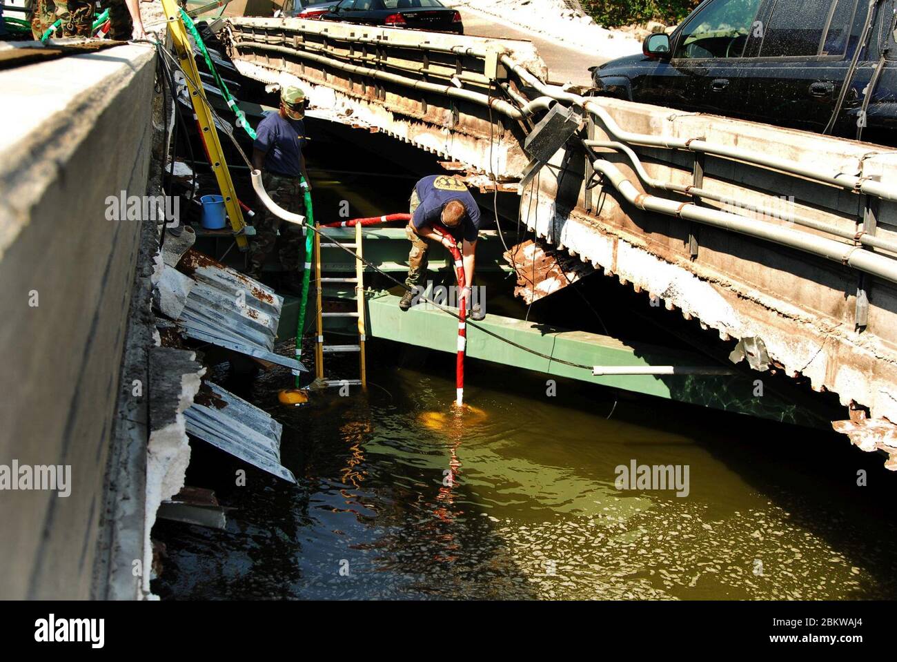 I-35 Bridge Cleanup Stock Photo - Alamy