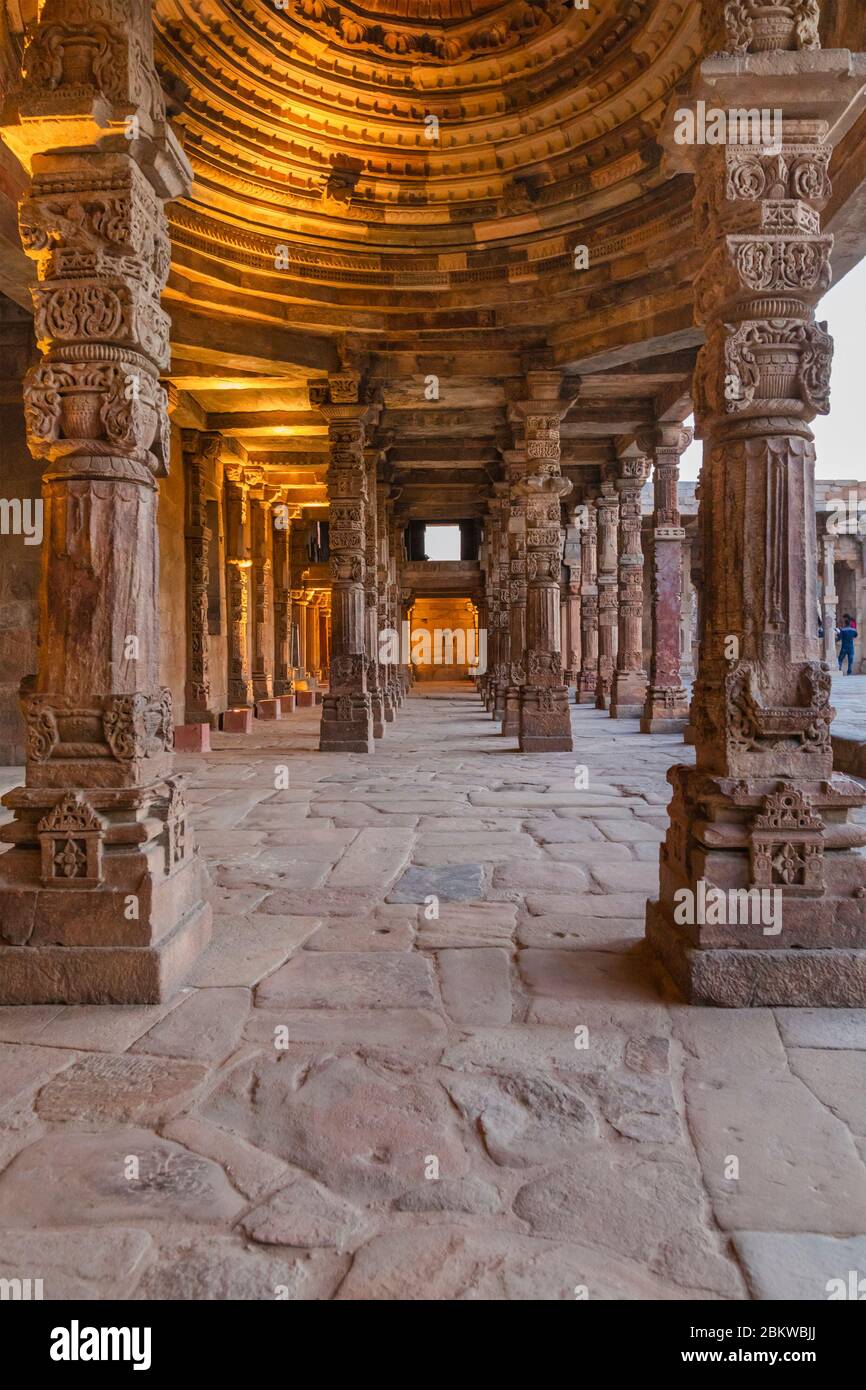 Quwwat ul-Islam Mosque, 1190s, Qutb Minar complex, Delhi, India Stock ...
