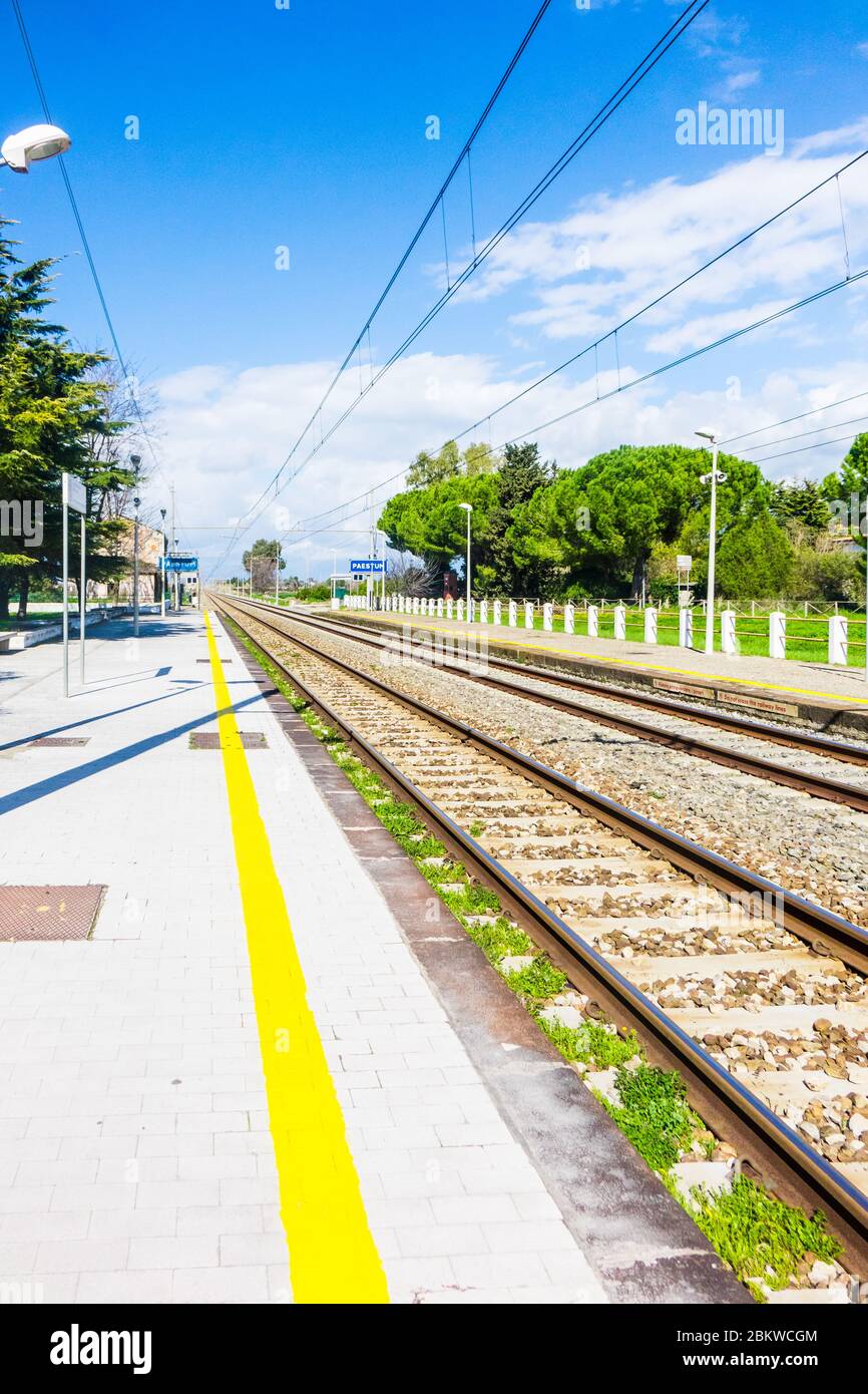 Empty sataion hi-res stock photography and images - Alamy