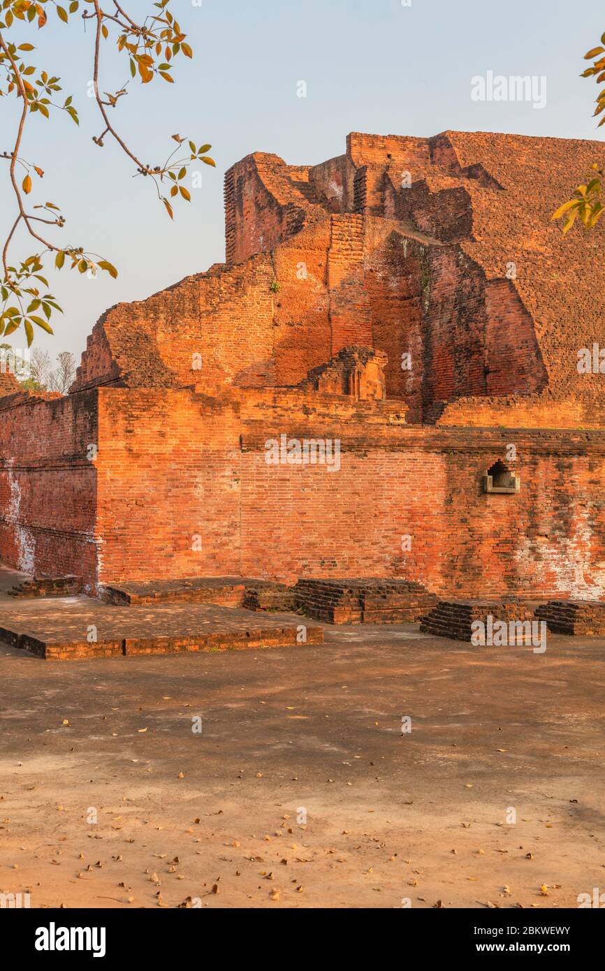 Stupa of Sariputta, Buddhist temple ruins, Nalanda, Bihar, India Stock ...
