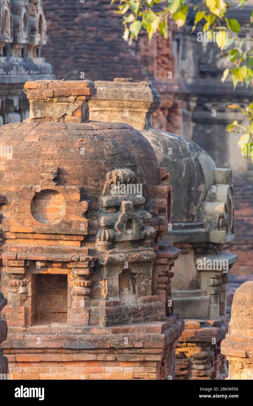 Stupa of Sariputta, Buddhist temple ruins, Nalanda, Bihar, India Stock ...