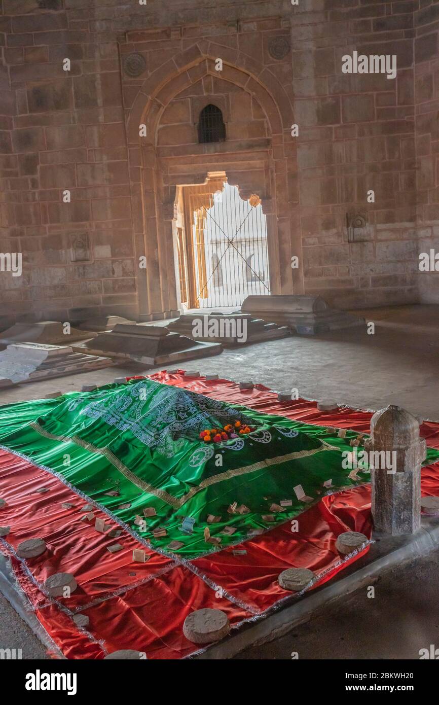 Tomb of sher shah suri, sasaram hi-res stock photography and images - Alamy
