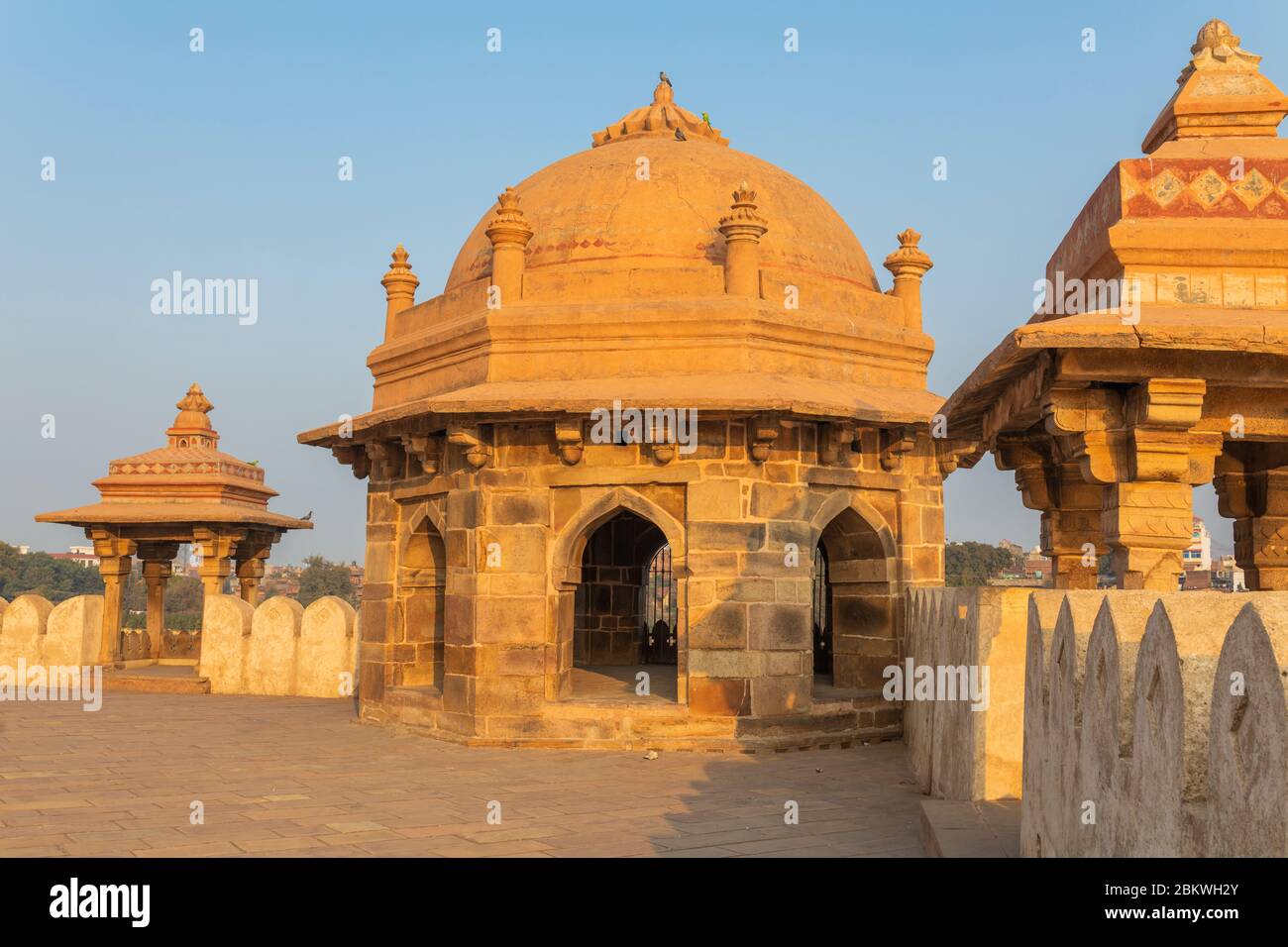 Sher shah mausoleum hi-res stock photography and images - Alamy