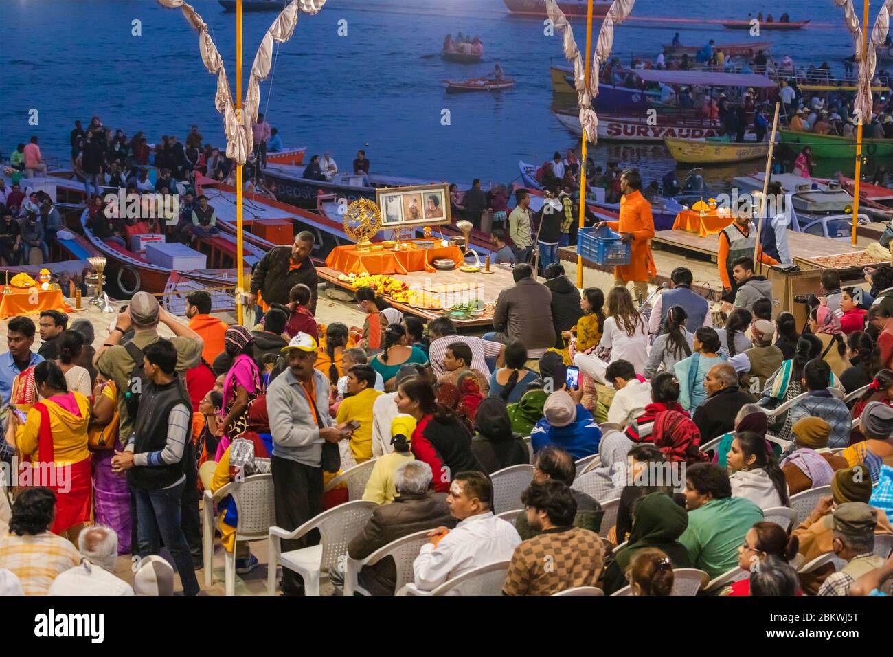 Ganga Aarti ceremony, Dashashwamedh Ghat, Varanasi, Uttar Pradesh ...
