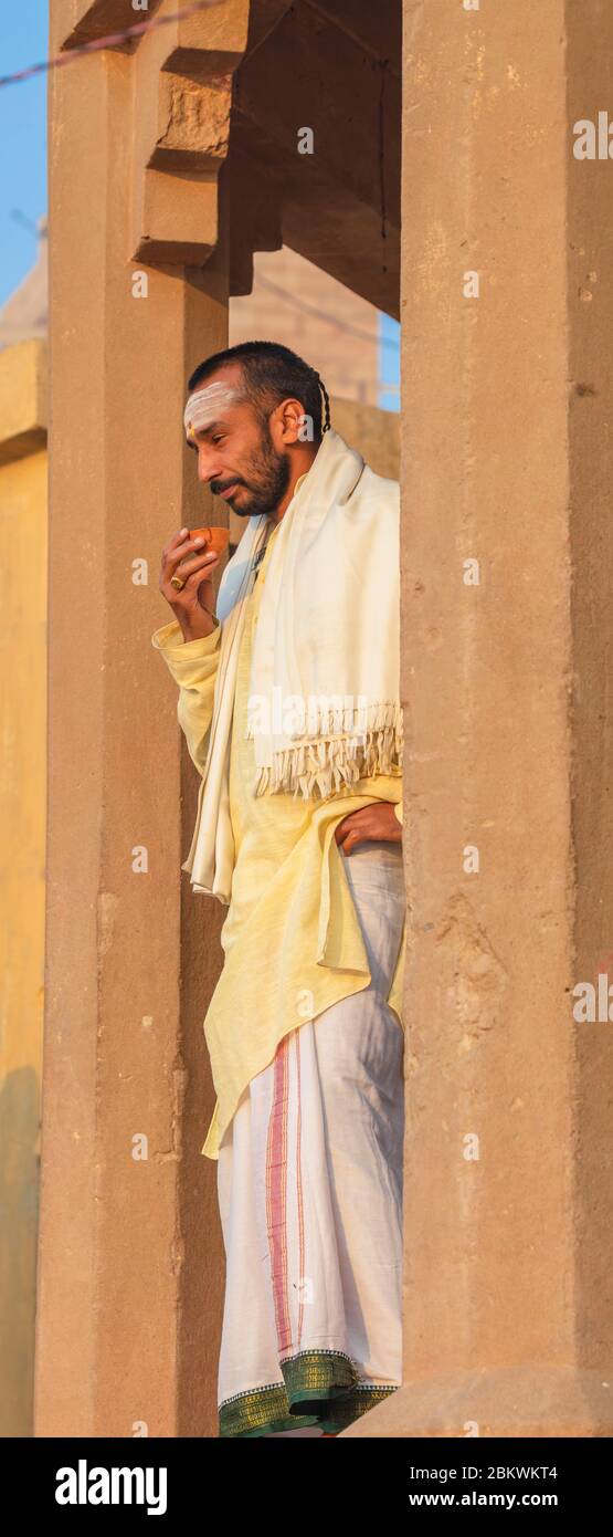 India hermit hi-res stock photography and images - Alamy