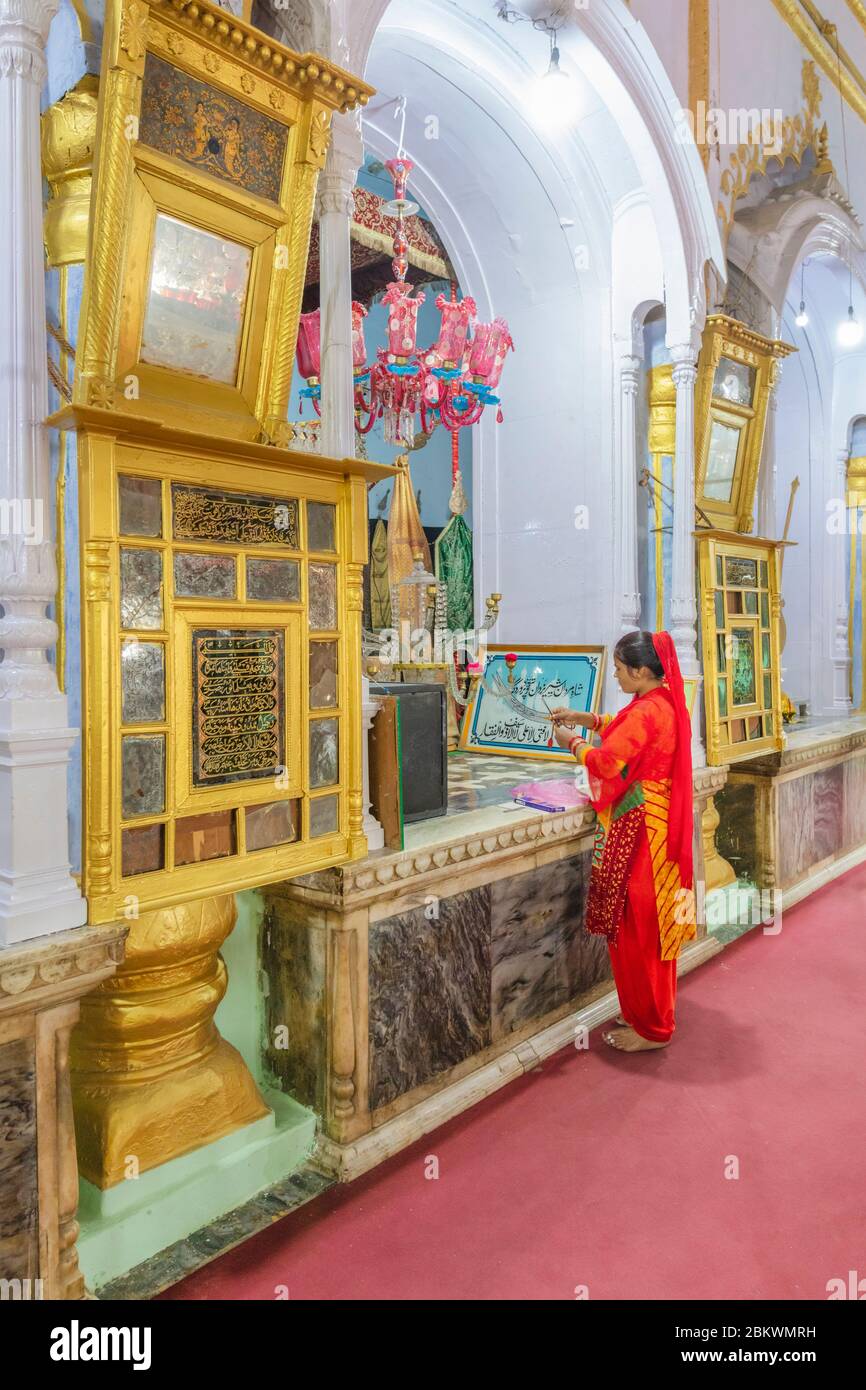 Interior imambara lucknow hi-res stock photography and images - Alamy