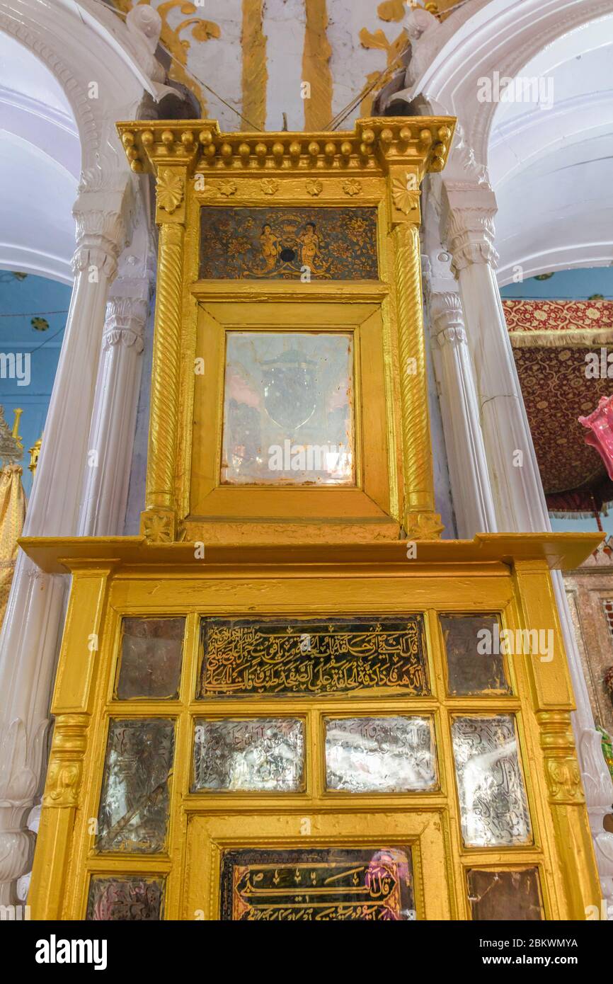 Interior imambara lucknow hi-res stock photography and images - Alamy