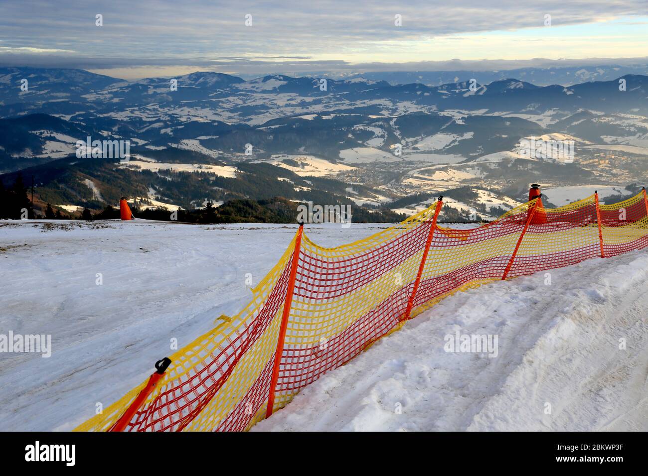 Ski safety netting hi-res stock photography and images - Alamy