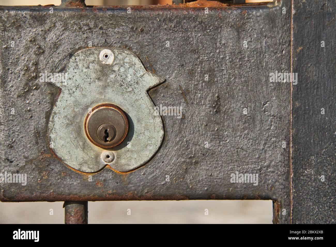 Old iron lock hi-res stock photography and images - Alamy