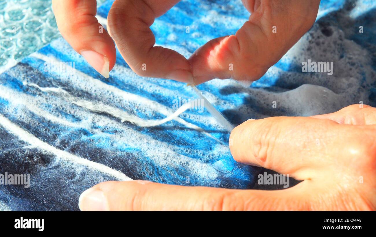 Textile artist hi-res stock photography and images - Alamy