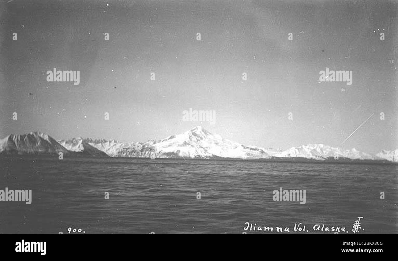 Iliamna volcano hi-res stock photography and images - Alamy