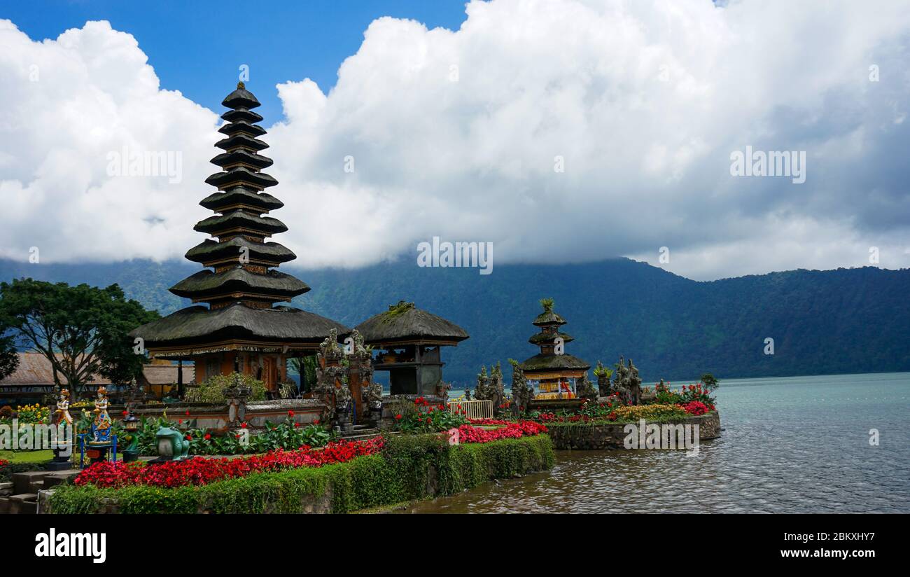 Hindu temple by the lake Stock Photo - Alamy