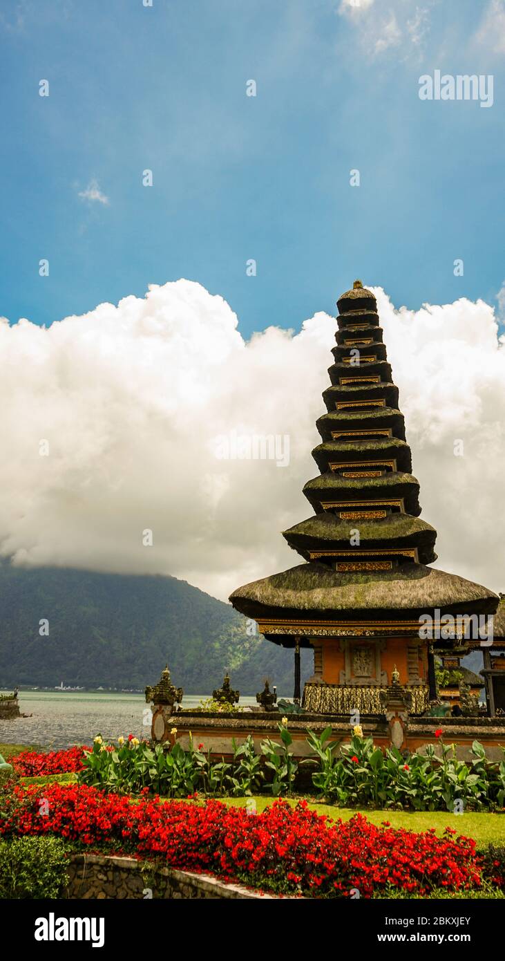 Hindu temple by the lake Stock Photo - Alamy