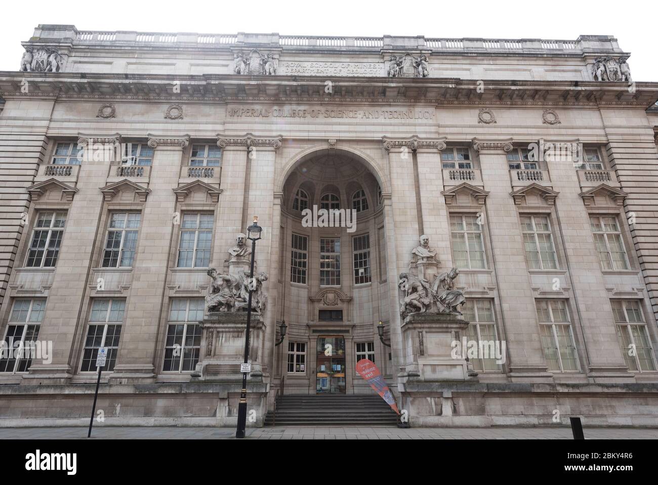 Epidemiologist neil ferguson hi-res stock photography and images - Alamy