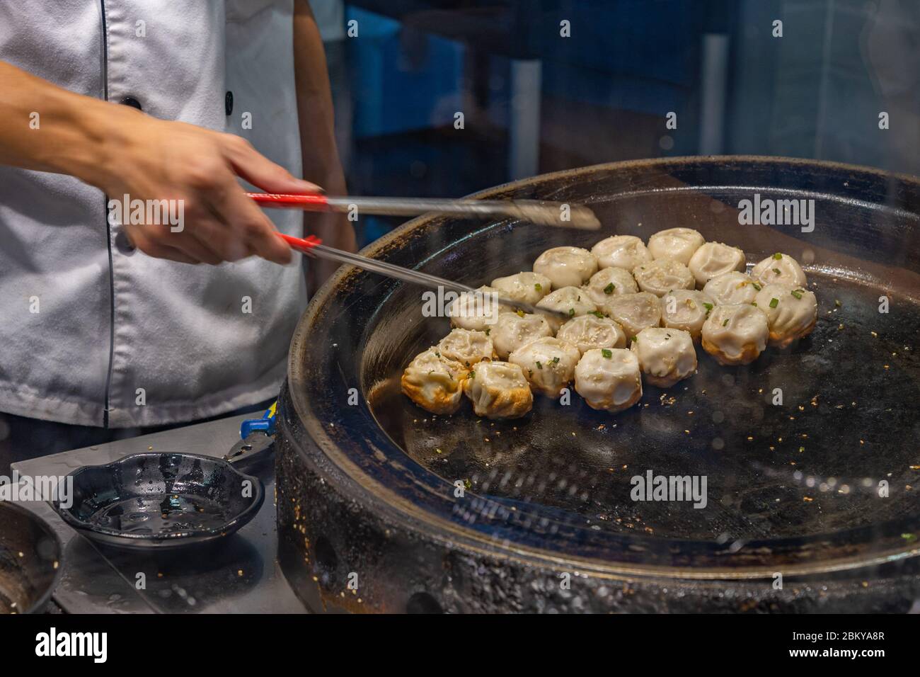 Hot iron skillet on stove hi-res stock photography and images - Alamy