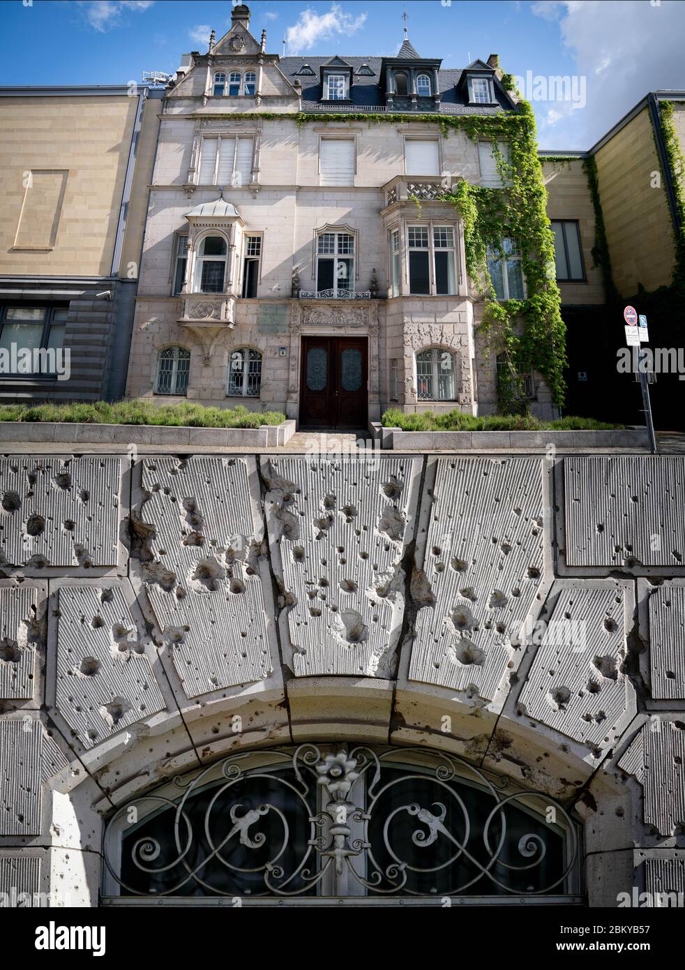 Berlin, Germany. 05th May, 2020. The two-part picture combo shows a ...