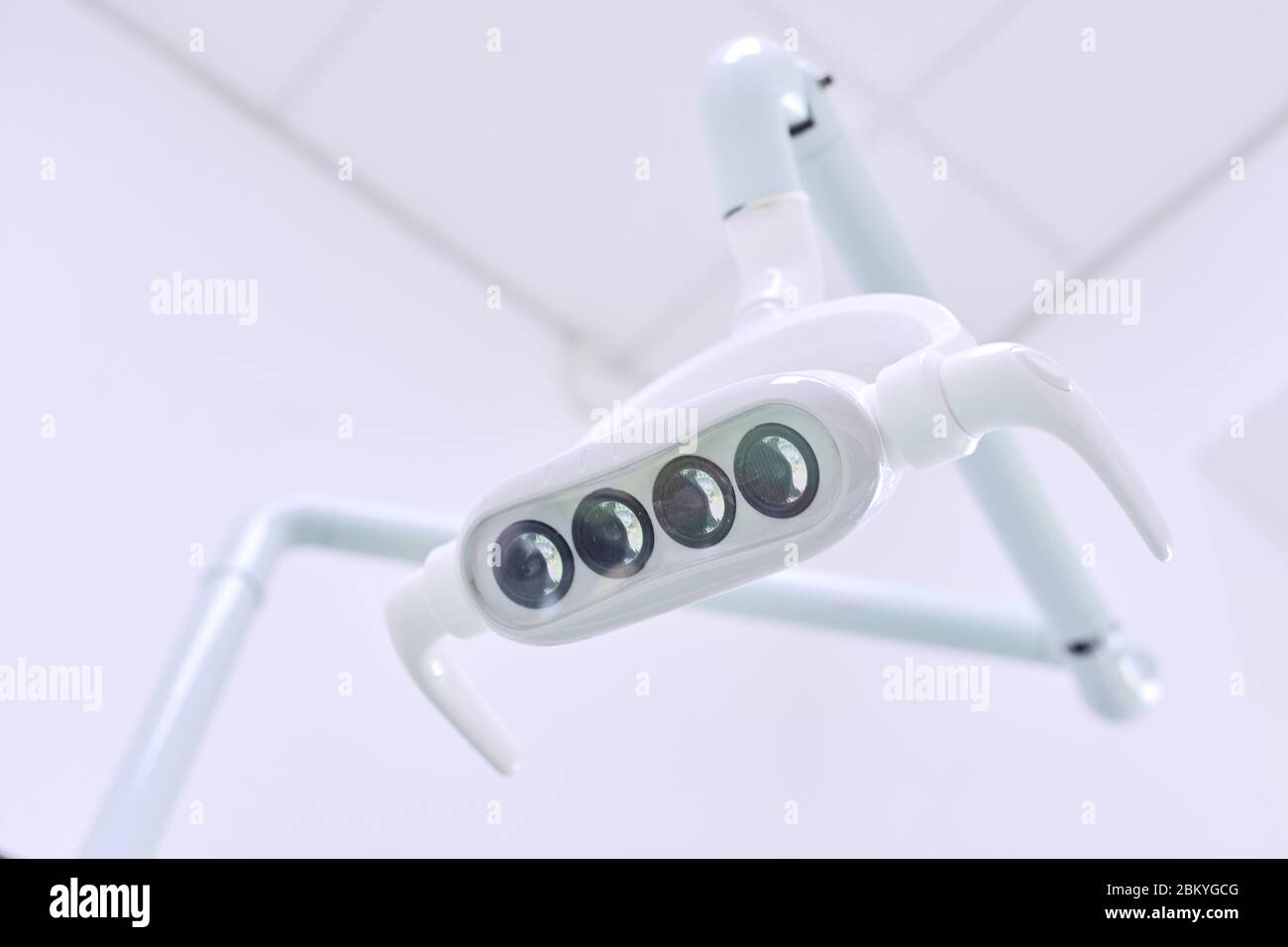 Overhead dental light hi-res stock photography and images - Alamy