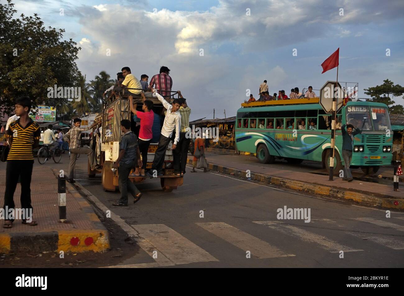 India Bus Stop High Resolution Stock Photography and Images - Alamy