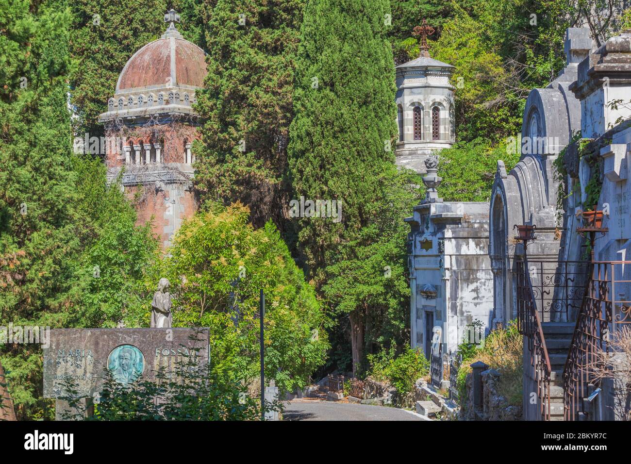 Staglieno cemetery hi-res stock photography and images - Alamy