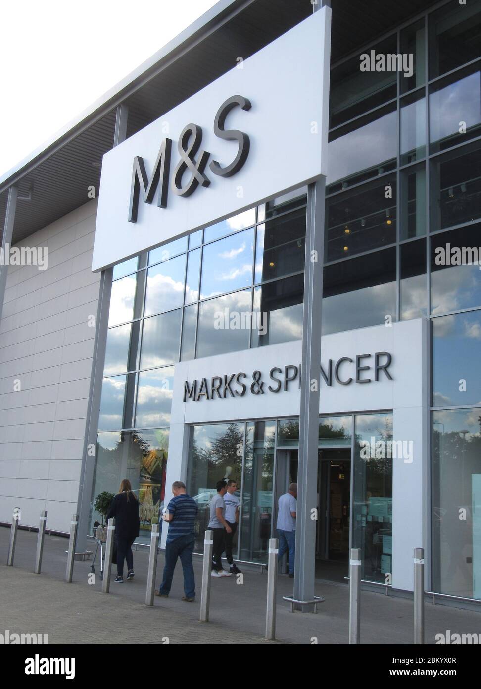 Major british multinational retailer hi-res stock photography and ...