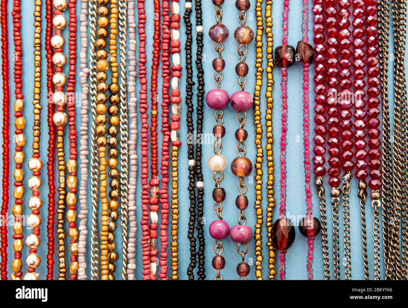 Bead string pattern hi-res stock photography and images - Alamy