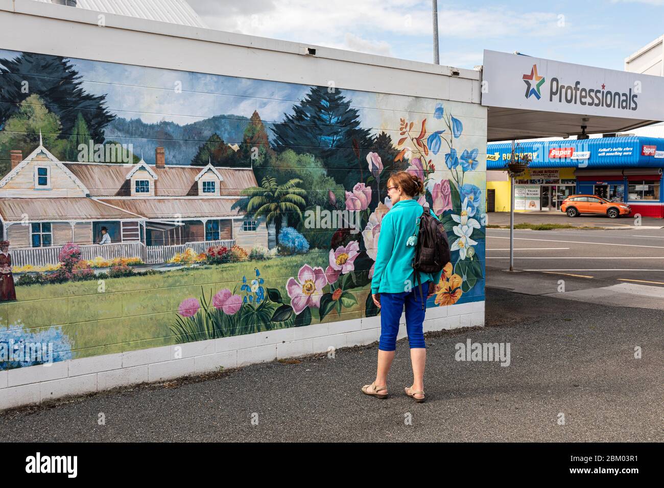 Open air art - one of the many murals in Katikati, known as the mural ...
