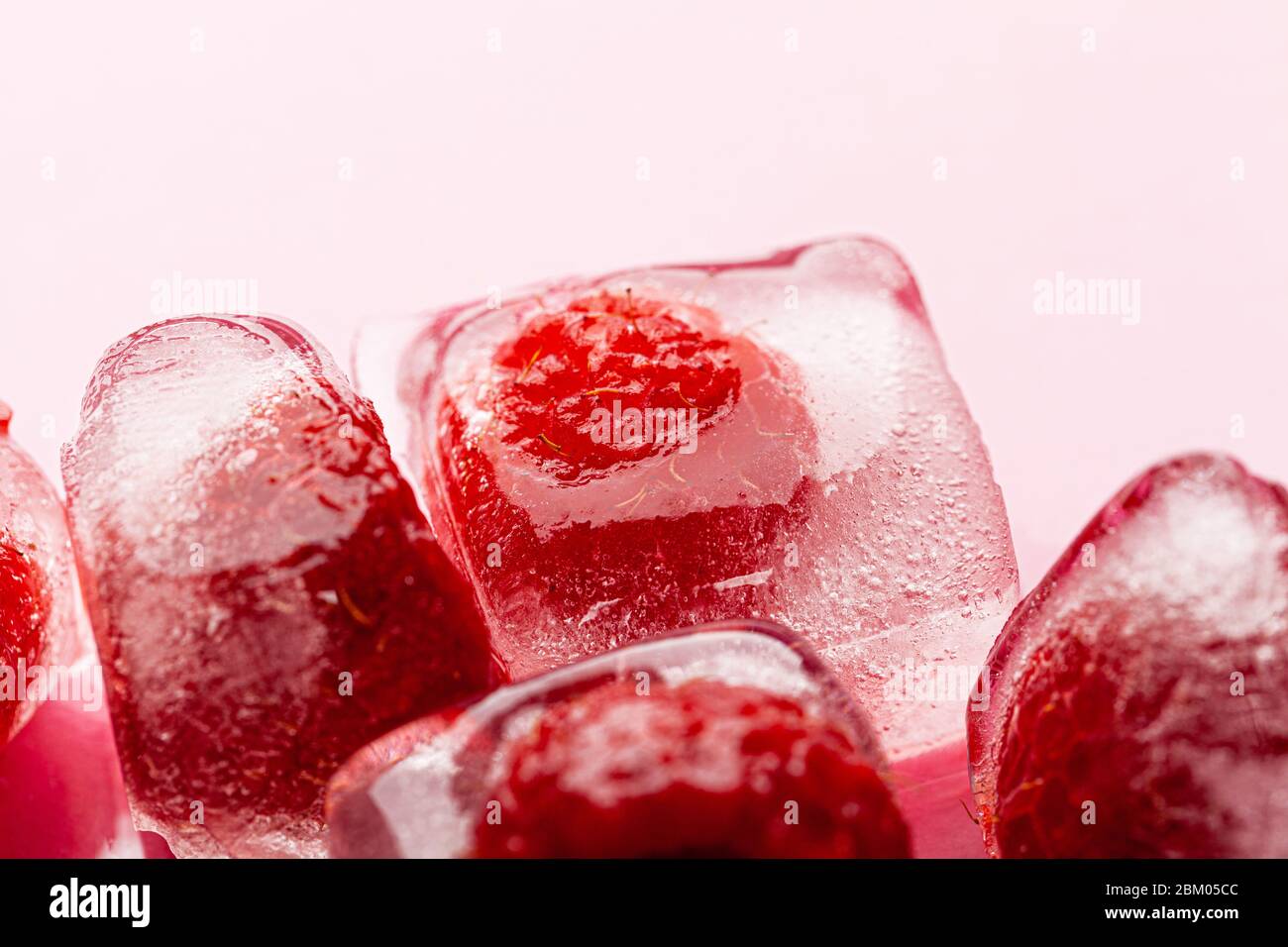 Melting ice cubes raspberry hi-res stock photography and images - Alamy