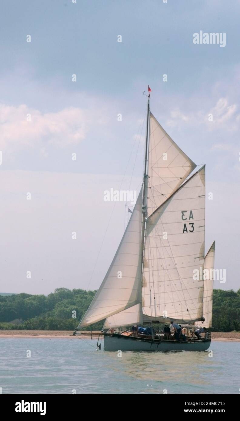Alice 3: 38' modern gaff yawl. Hull designed by Simon Rogers, built ...
