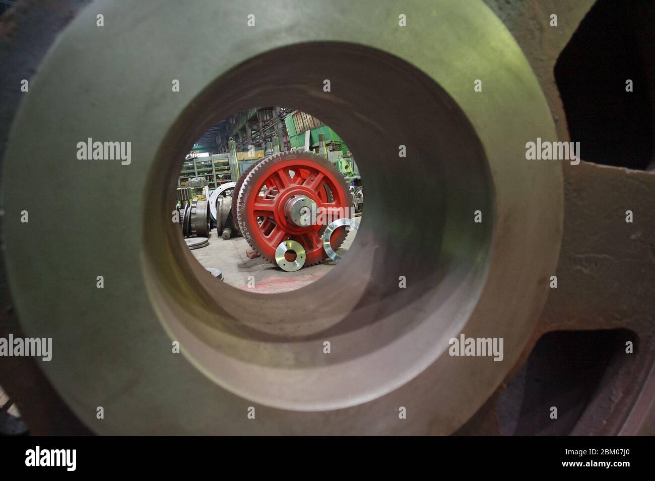 Giant gear hi-res stock photography and images - Alamy