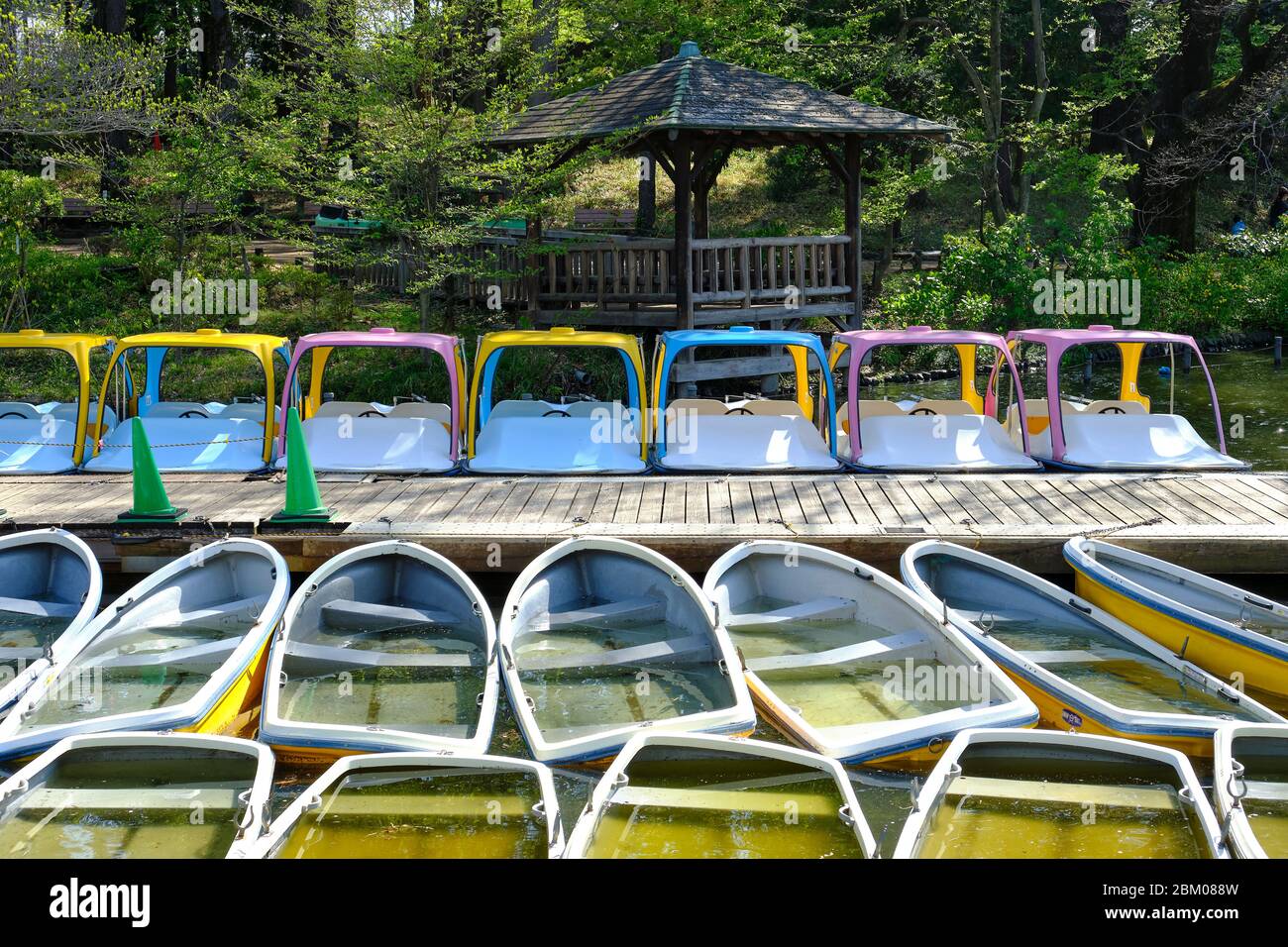 Japanese boat boats hi-res stock photography and images - Alamy