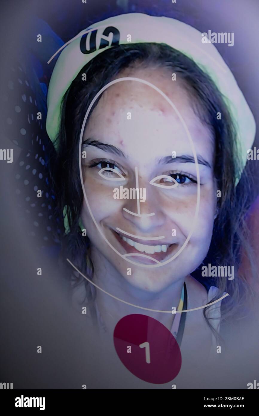 Face recognition technology hi-res stock photography and images - Alamy