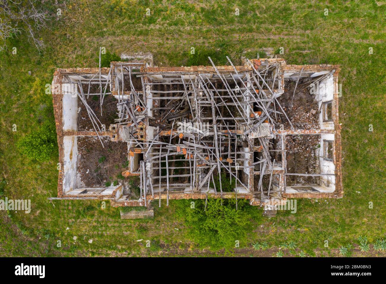 House roof damaged aerial hi-res stock photography and images - Alamy